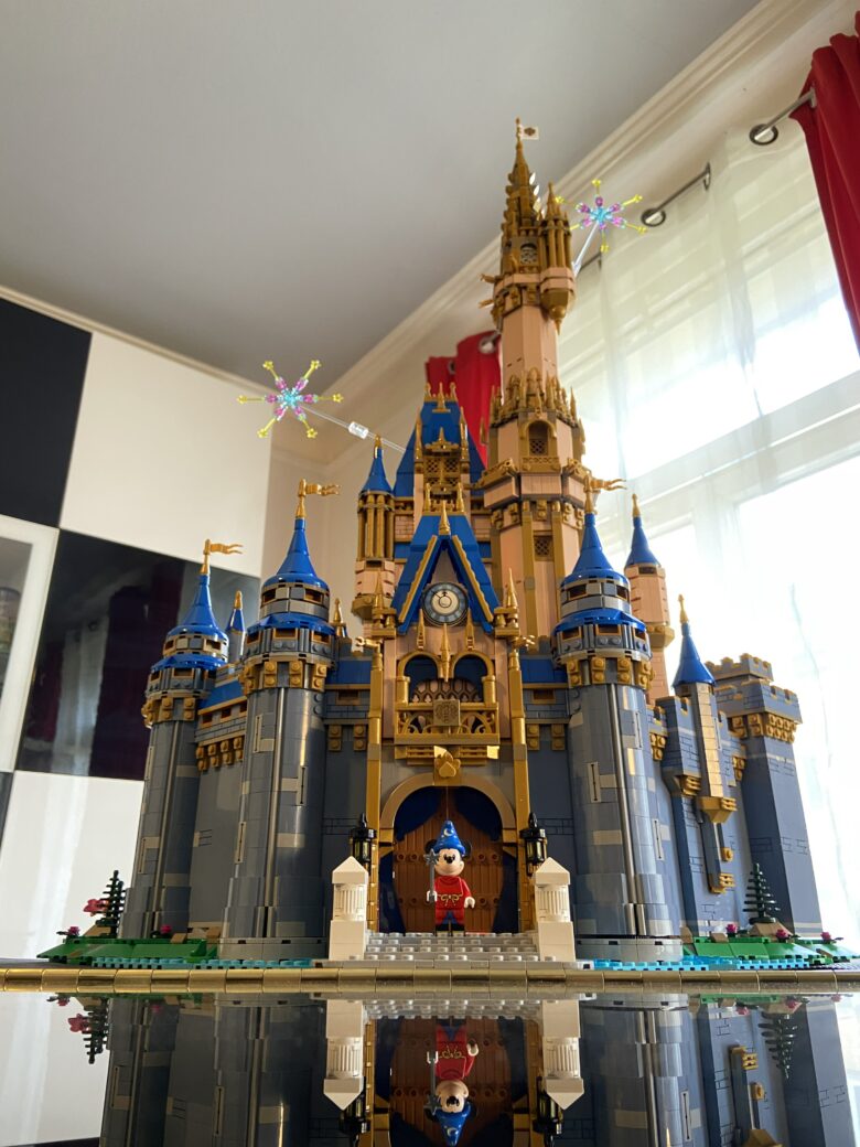 ED92 | 📄 Blog : The new Disney Lego castle: a Fantas-brick experience