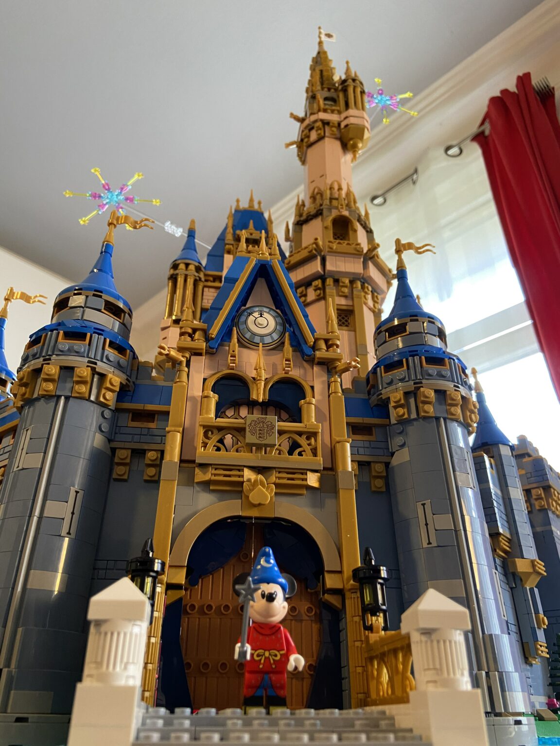 ED92 | 📄 Blog : The new Disney Lego castle: a Fantas-brick experience